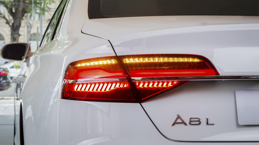 "Pháo đài bốn bánh" Audi A8L 4.0 quattro ra mắt tại Việt Nam